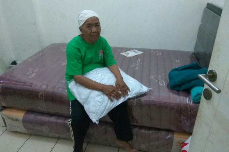 Disumbang Donatur Akhirnya Nek Mimi Pernah Belanja ke Mal, Ini yang ...